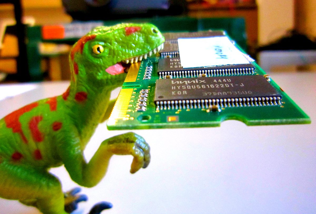 How Technology Helps Business Owners Save Money – TechAcute