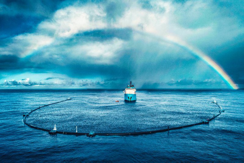 The Ocean Cleanup System Begins Removing the Great Pacific Garbage ...