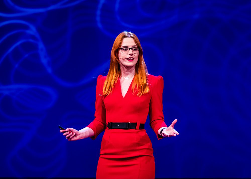 Victoria Turk: The Dos and Don’ts in Digital Communication [Video ...