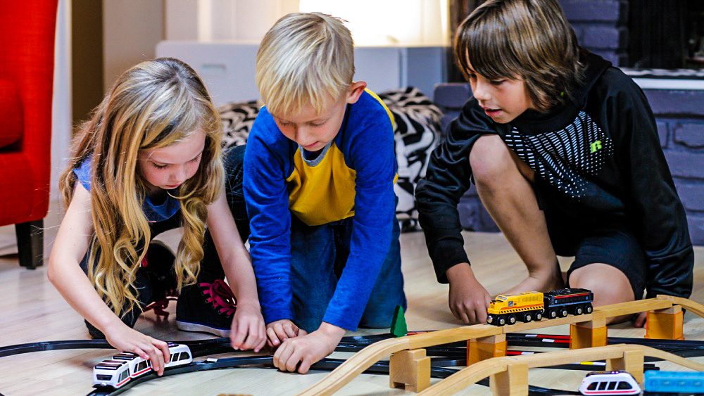 Intelino Smart Toy Train Helps in Mental Growh of Your Child while Playing