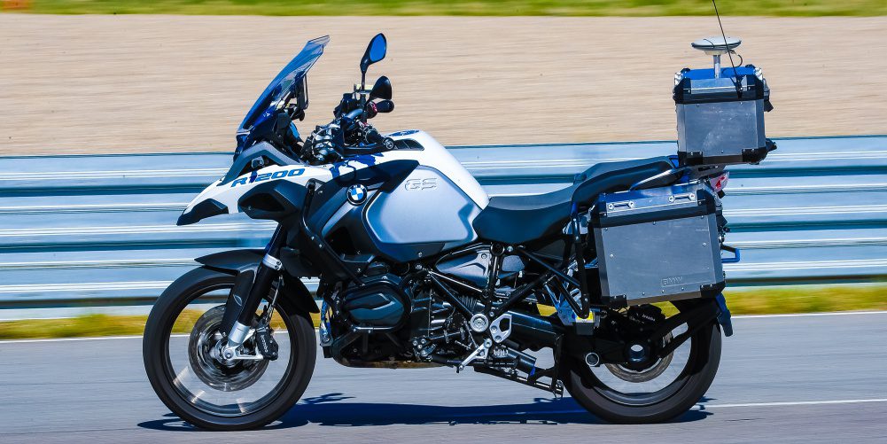 BMW Paves the Way for Automated Motorcycle Technology – TechAcute