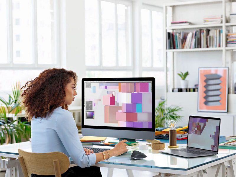 Logitech Team With Girls Who Code To Close Gender Gap In Tech Techacute