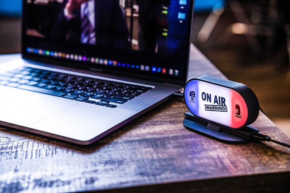 Know If Your Cam and Mic Are on with On Air Warning – TechAcute
