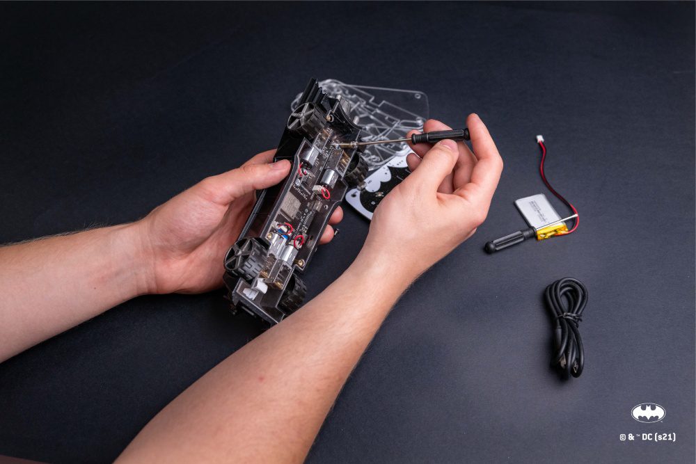 Learn STEM with CircuitMess's DIY AI-Powered Batmobile – TechAcute