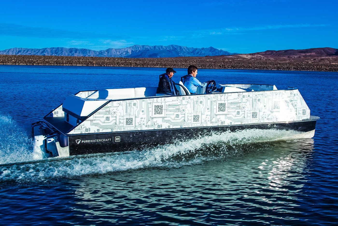 Pure Watercraft's Works on All-Electric Pontoon Boat – TechAcute