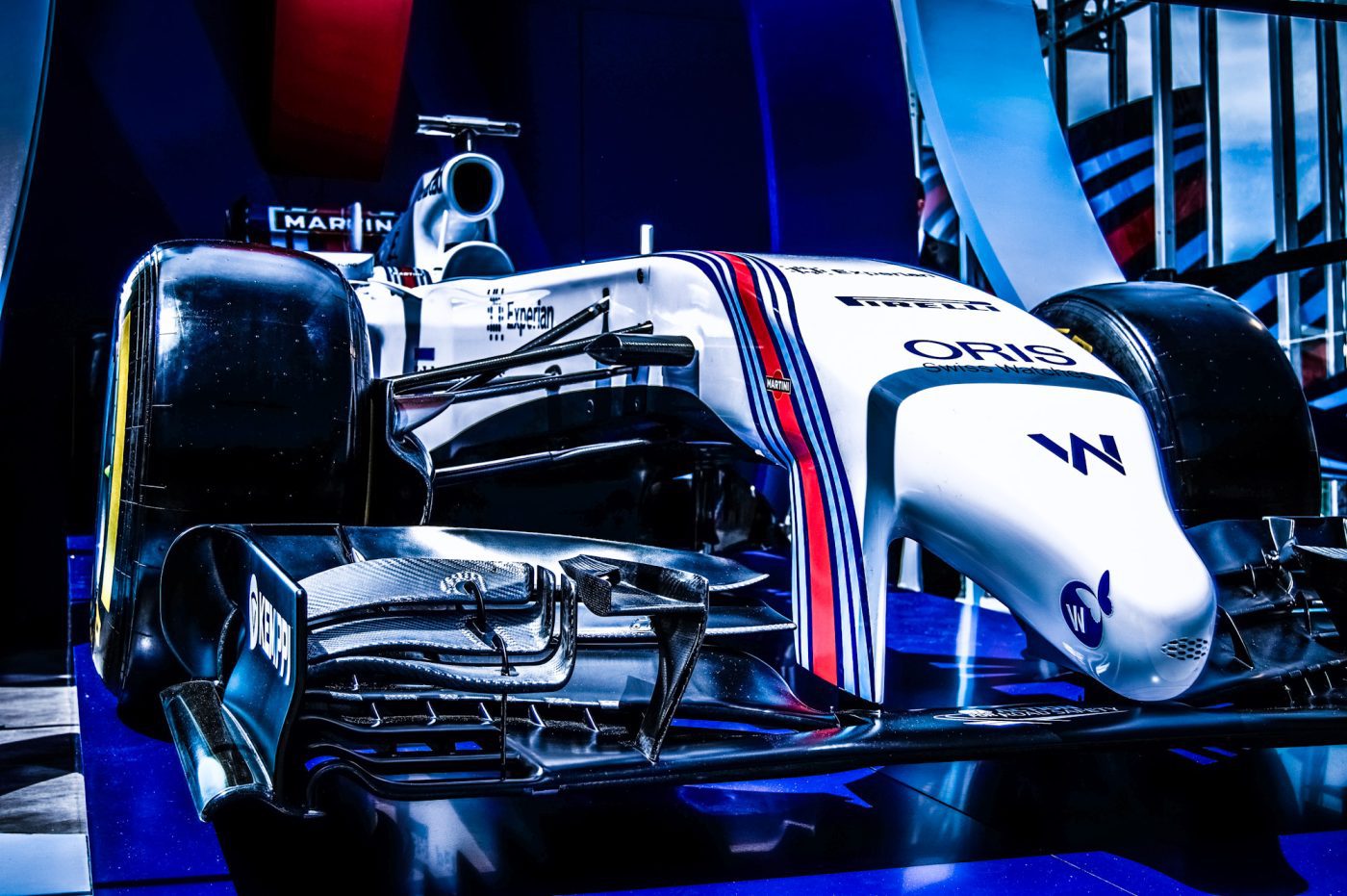 Unveiled Tech: Inside a Formula 1 Race Car [Video] – TechAcute